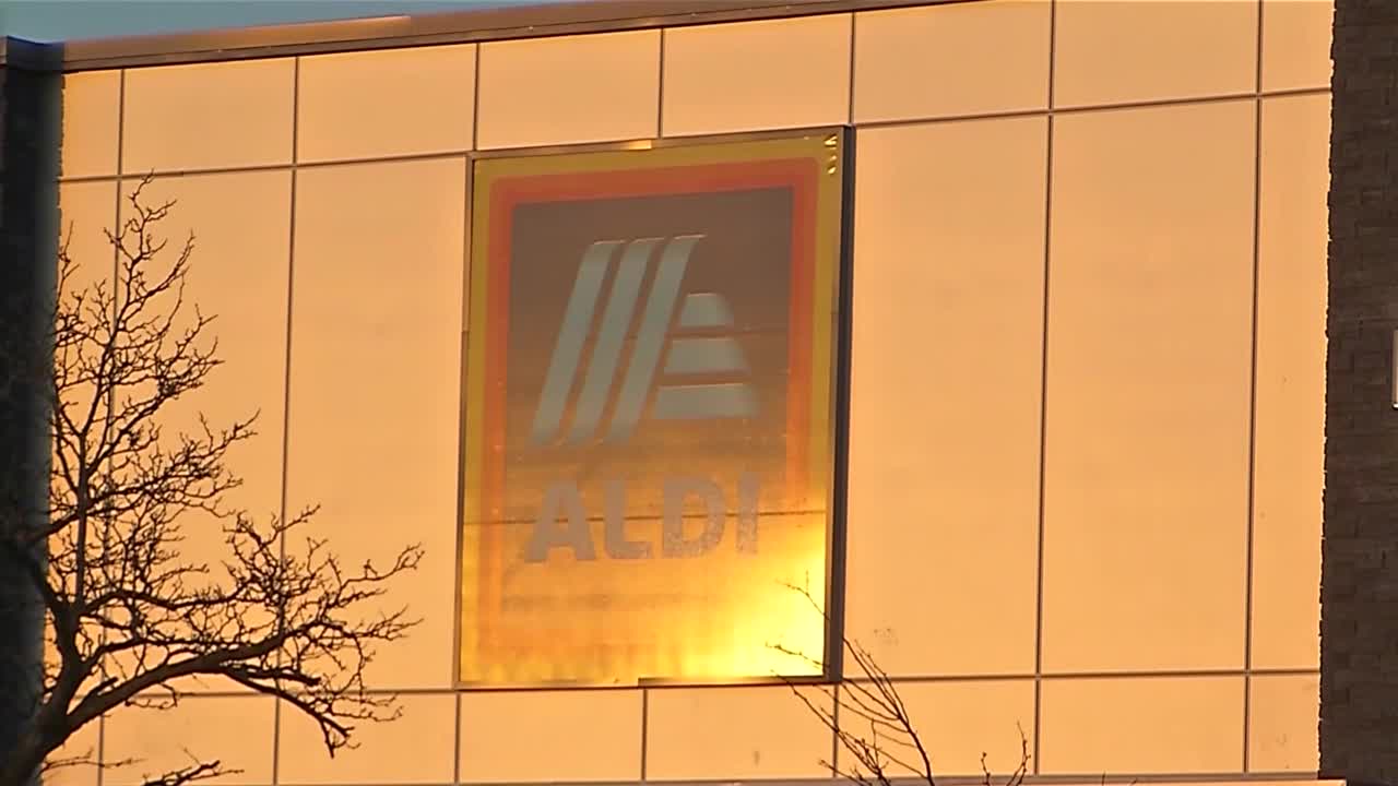 Aldi reopens with new layout in West Seneca – News 4 Buffalo