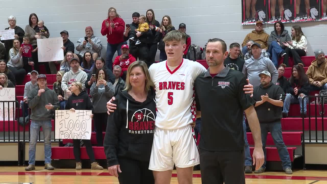 Badger standout reaches milestone in loss – WKBN.com