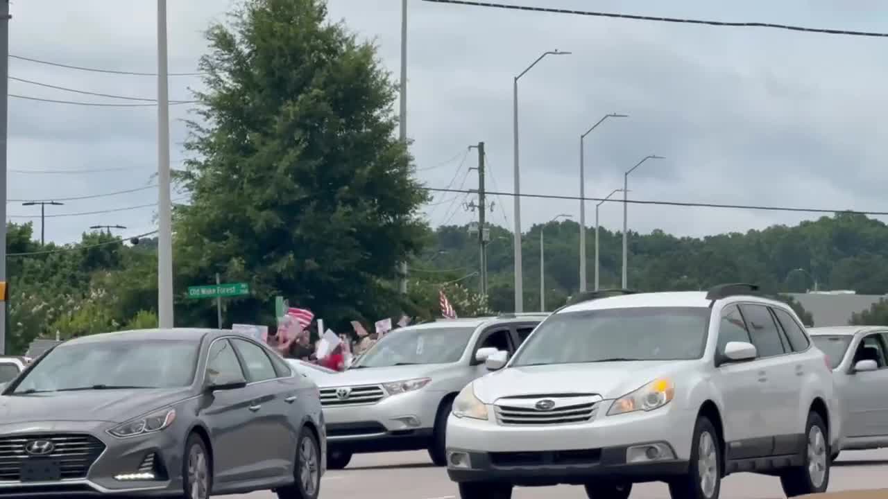 VIDEO: Hundreds along Capital Blvd Raleigh for protest – CBS17.com