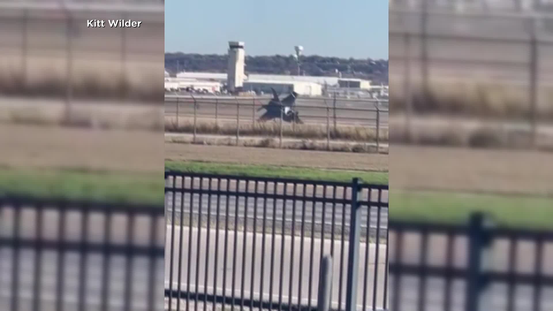 VIDEO: F-35 fighter jet pilot ejects in bizarre crash on Texas runway ...