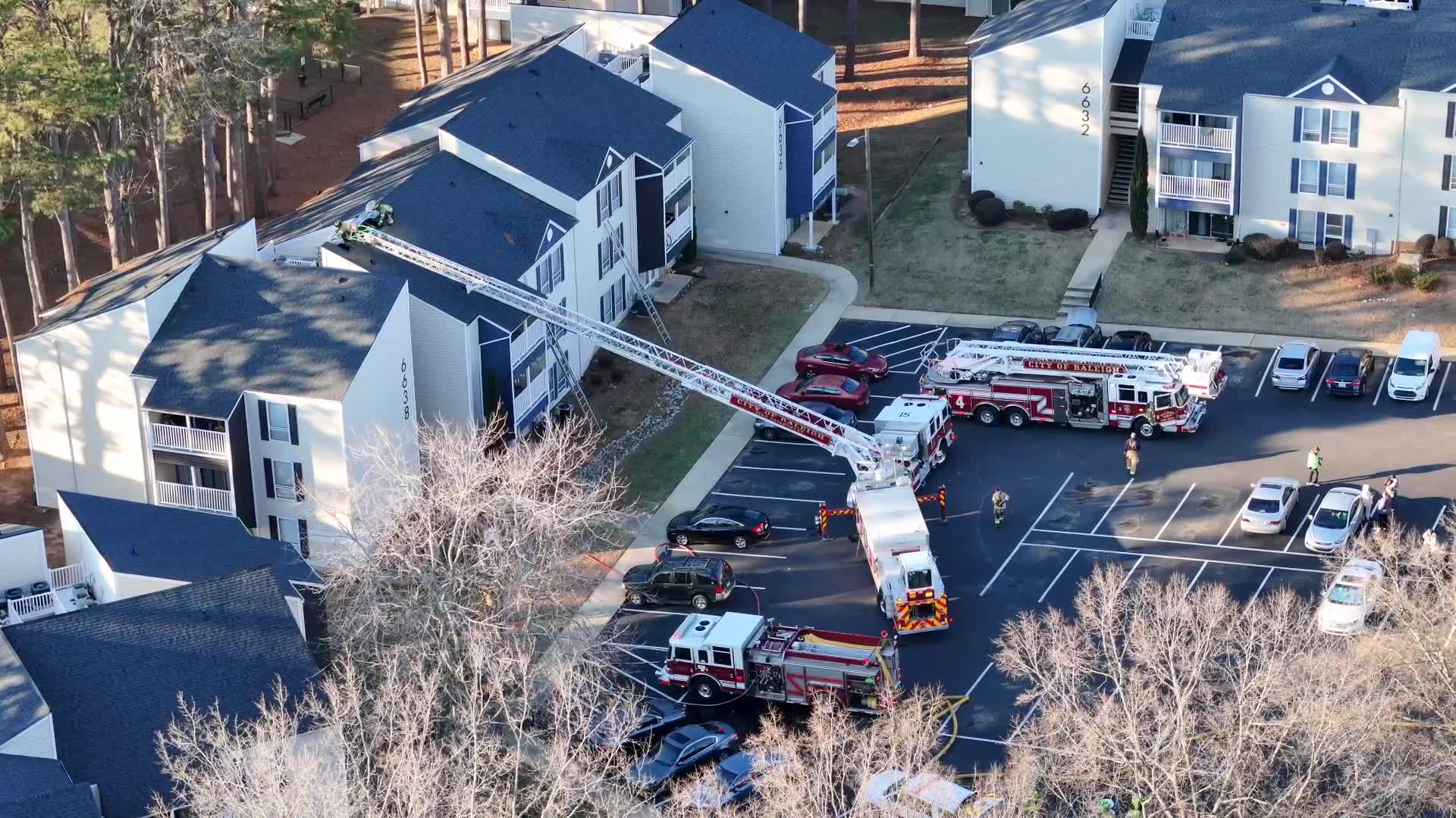 Crews extinguish third story fire in Raleigh apartment – CBS17.com