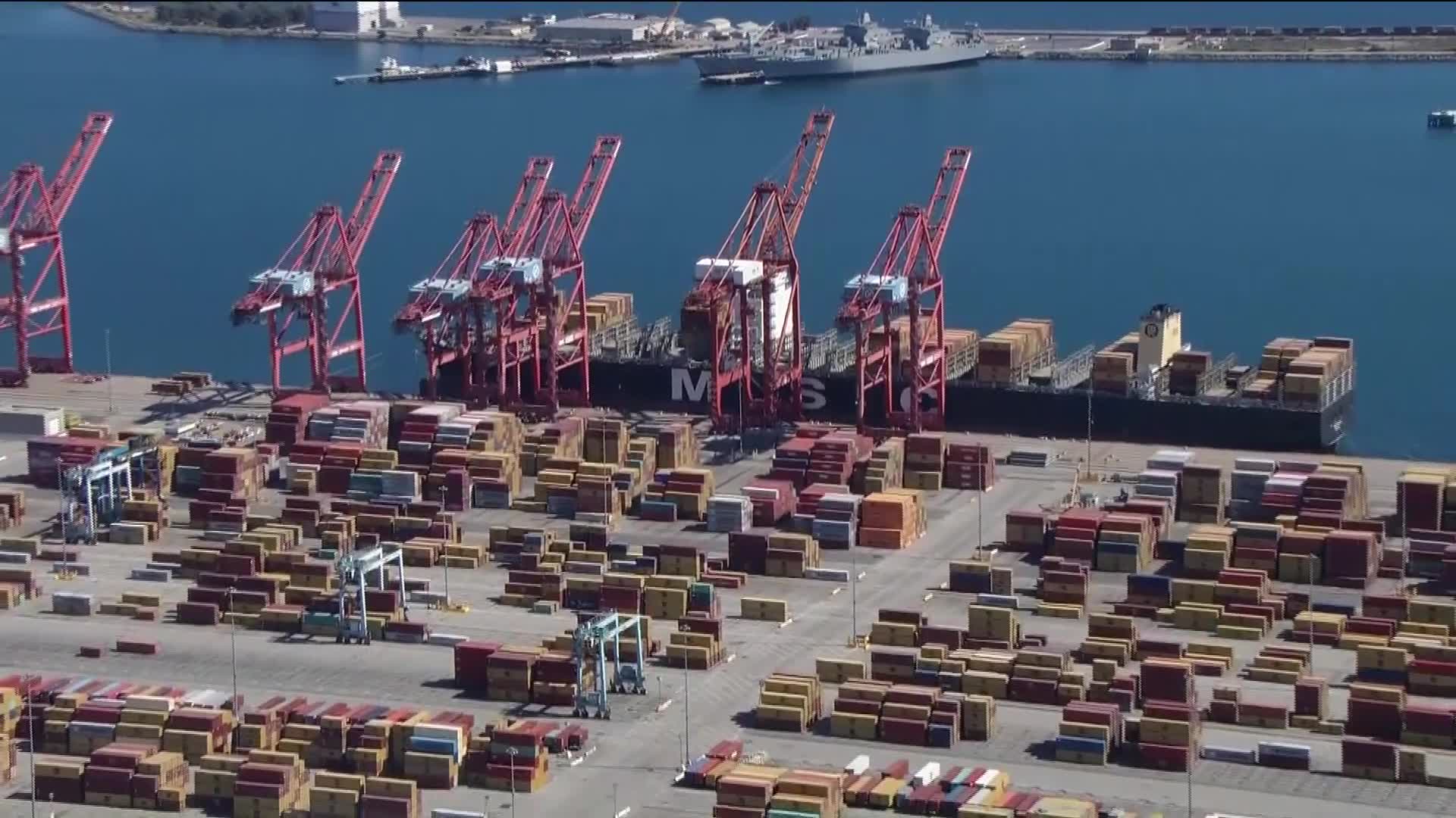 2 major US ports shut down as union ‘withholds labor’ amid contract ...