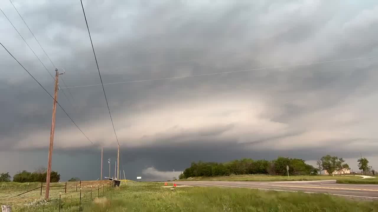 Timelapse shows dark clouds looming amid tornado warning in Central ...