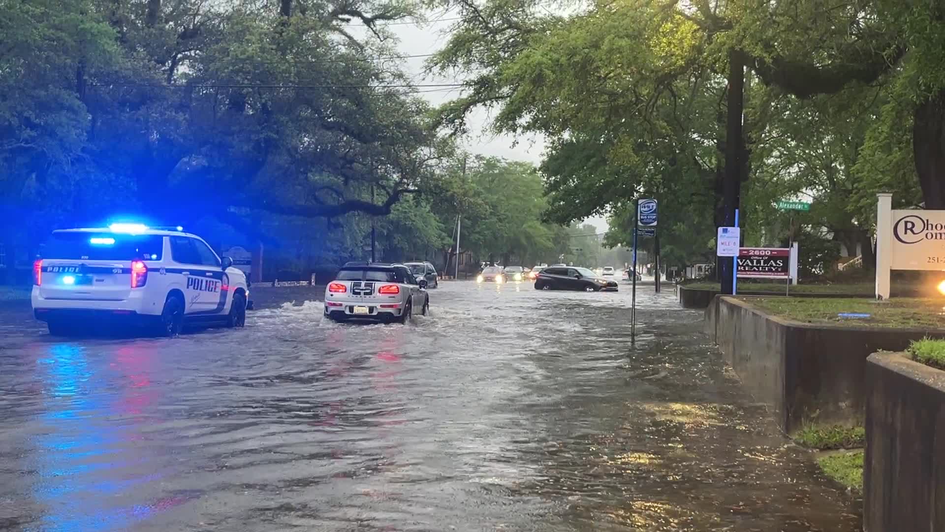 Flash flooding in Mobile, Alabama (Florida and Dauphin Streets) – WKRG ...