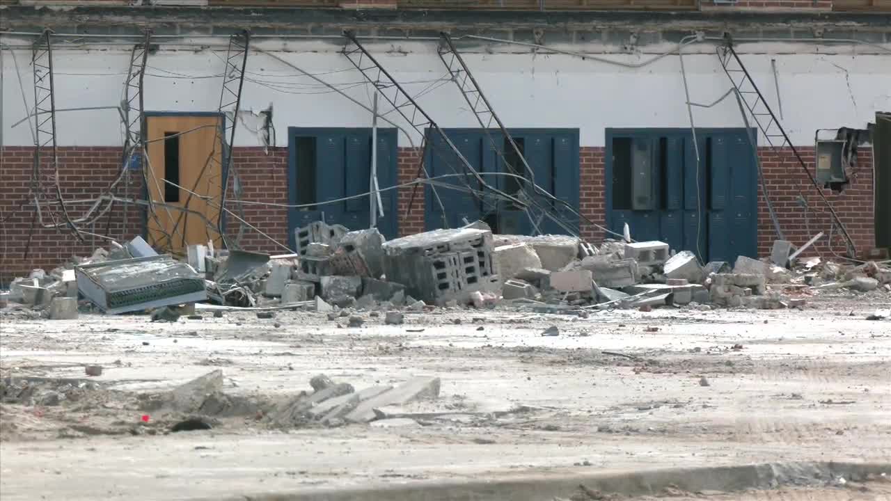 Demolition underway at Everitt Middle School – mypanhandle.com