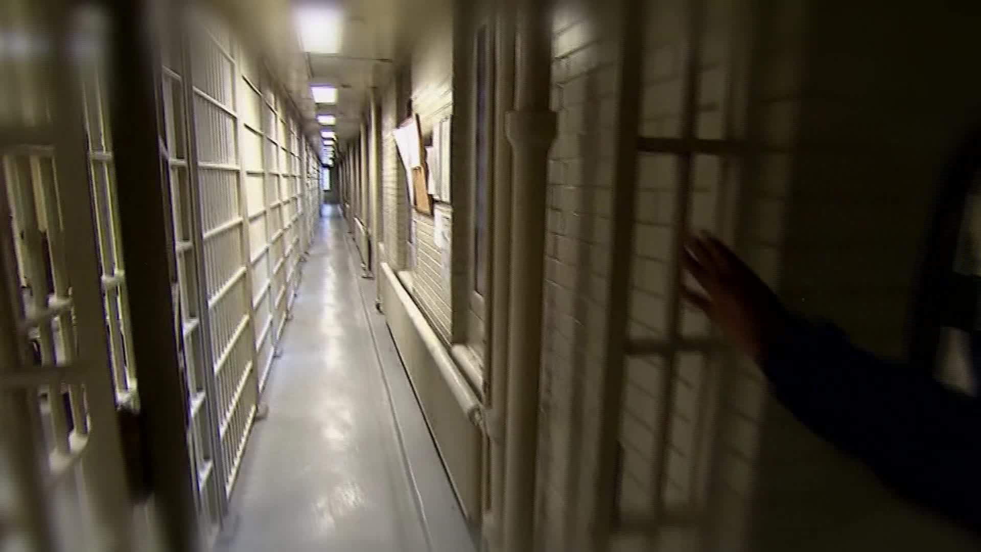 Gov. Pritzker announces plans to rebuild two Illinois prisons – CIProud.com