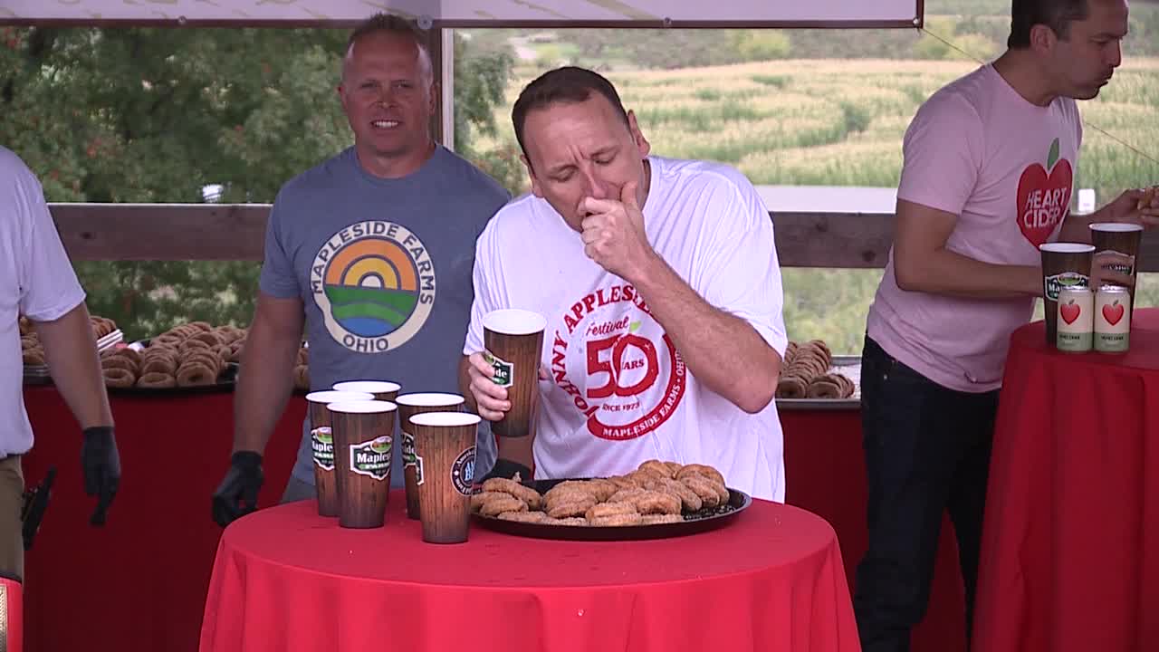 Joey Chestnut and the Northeast Ohio doughnut eating contest – Fox 8 ...