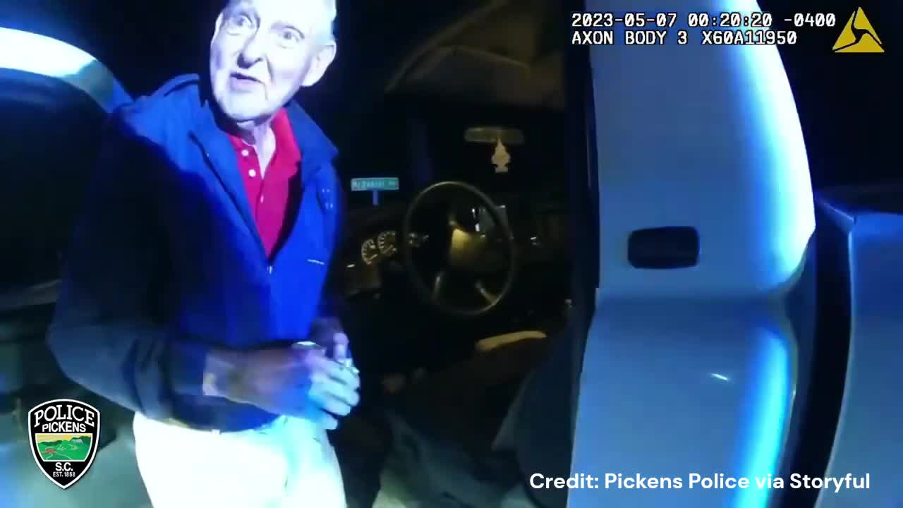 Elderly man gives officer clogging lesson during traffic stop (Credit ...