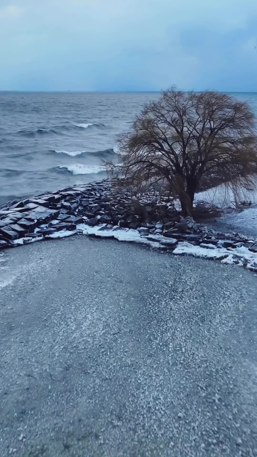 Waves crash along Lake Erie (Credit: Matt Lance) – Fox 8 Cleveland WJW