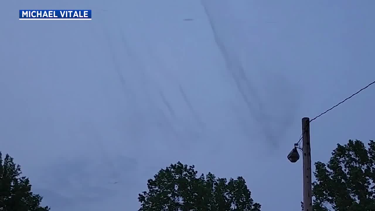 Video: Cloud of midges swarm in Wickliffe neighborhood – Fox 8 ...
