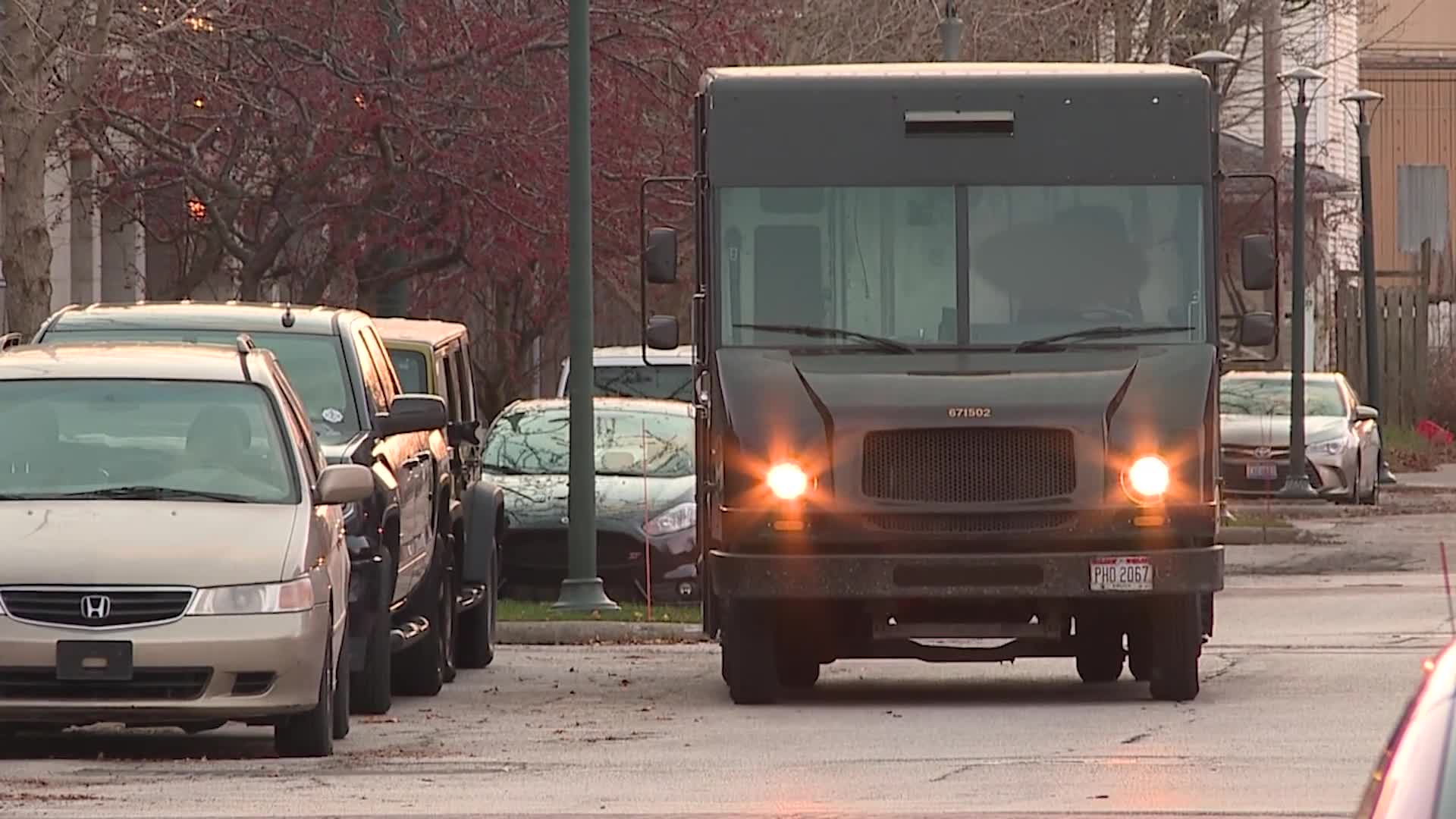 Cleveland police on lookout for woman stealing packages – Fox 8 ...