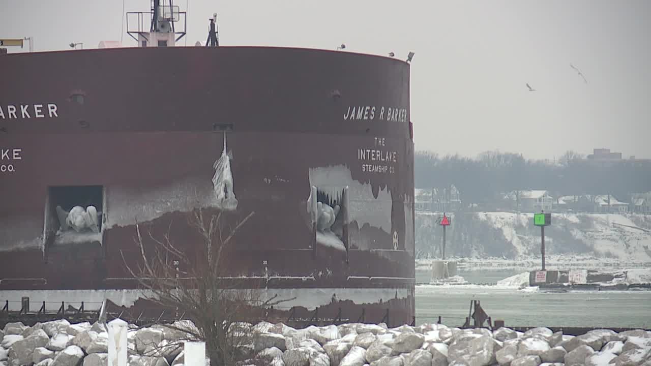 Freighter gets stuck on Lake Erie ice: Coast Guard – Fox 8 Cleveland WJW