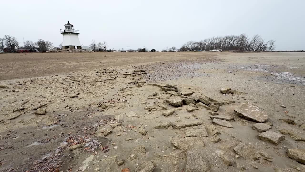WATCH: Lake Erie water levels drop significantly during powerful winds ...