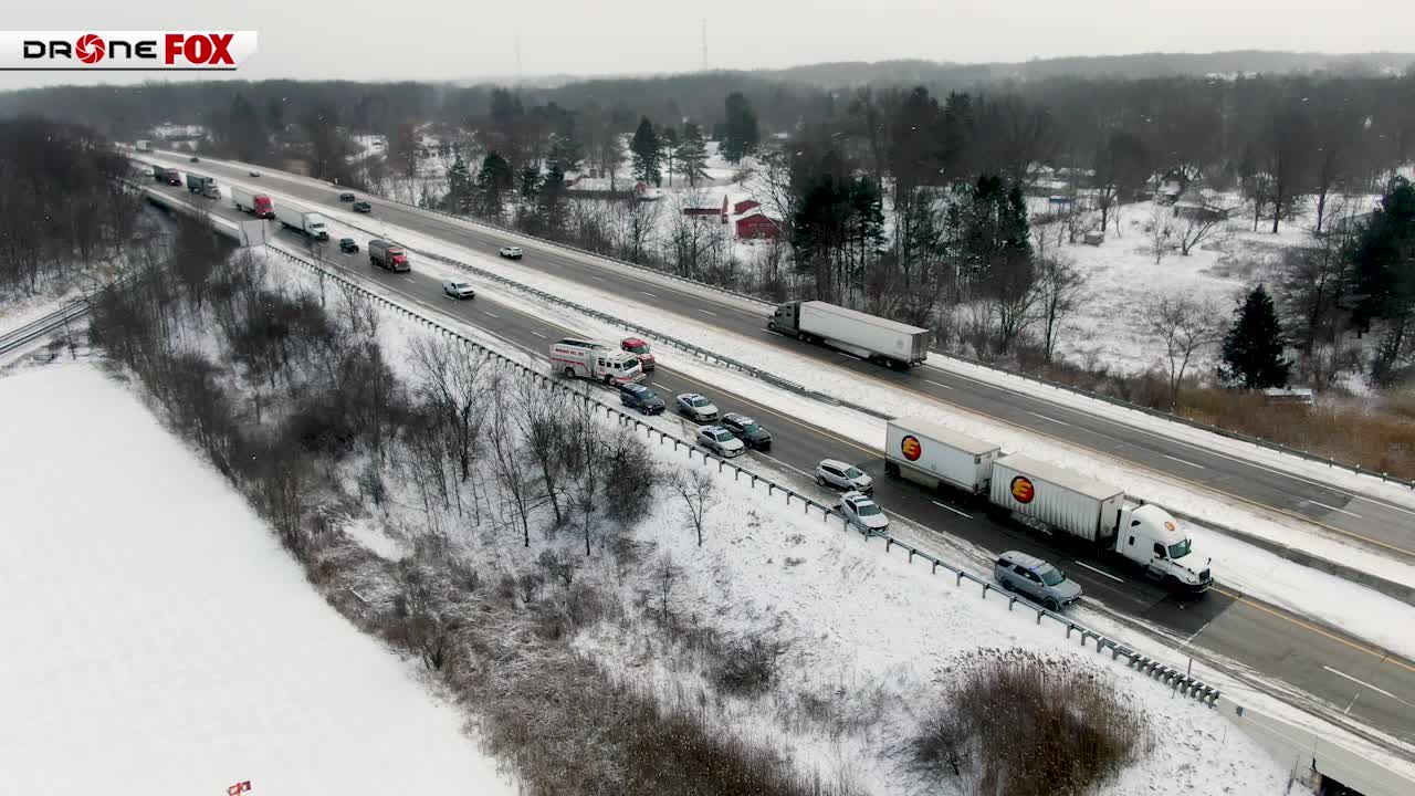 Trooper struck on I-76 W, taken to hospital – Fox 8 Cleveland WJW