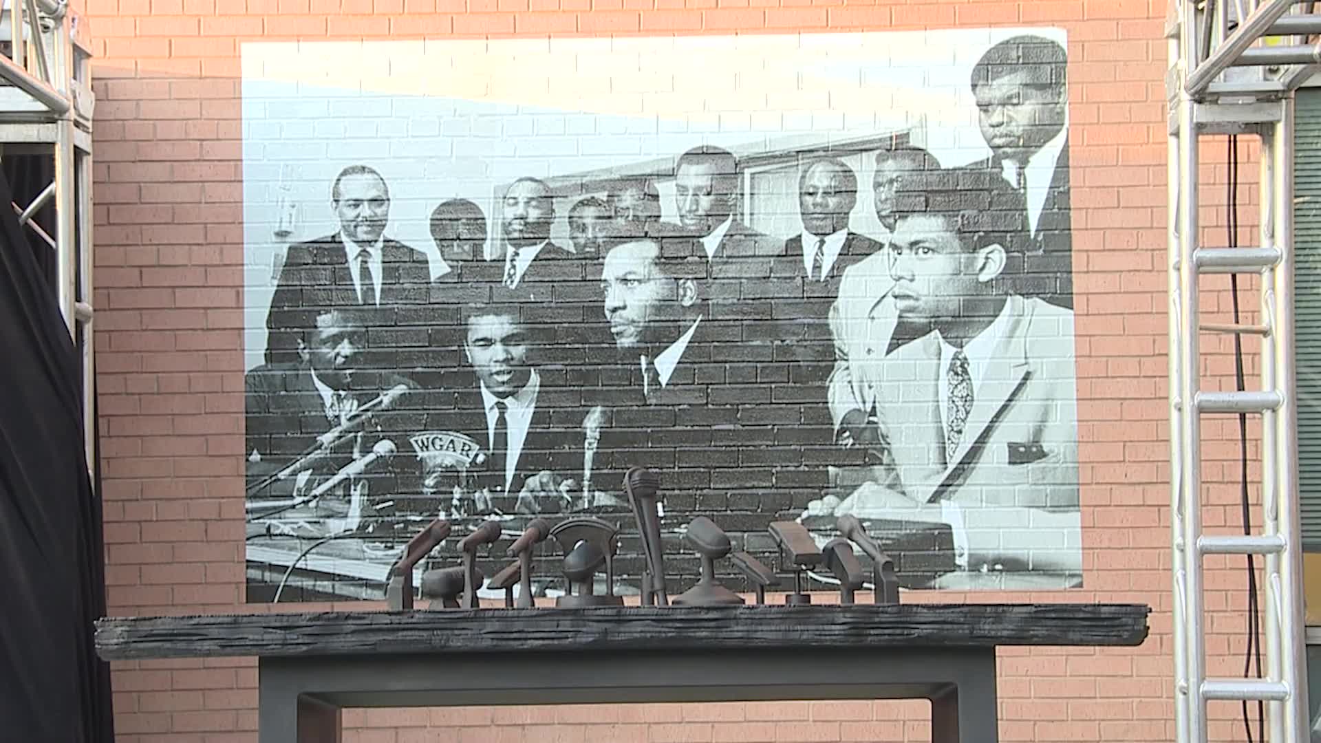 Unveiled statue honors Muhammad Ali, other athletes at 1967 Cleveland ...