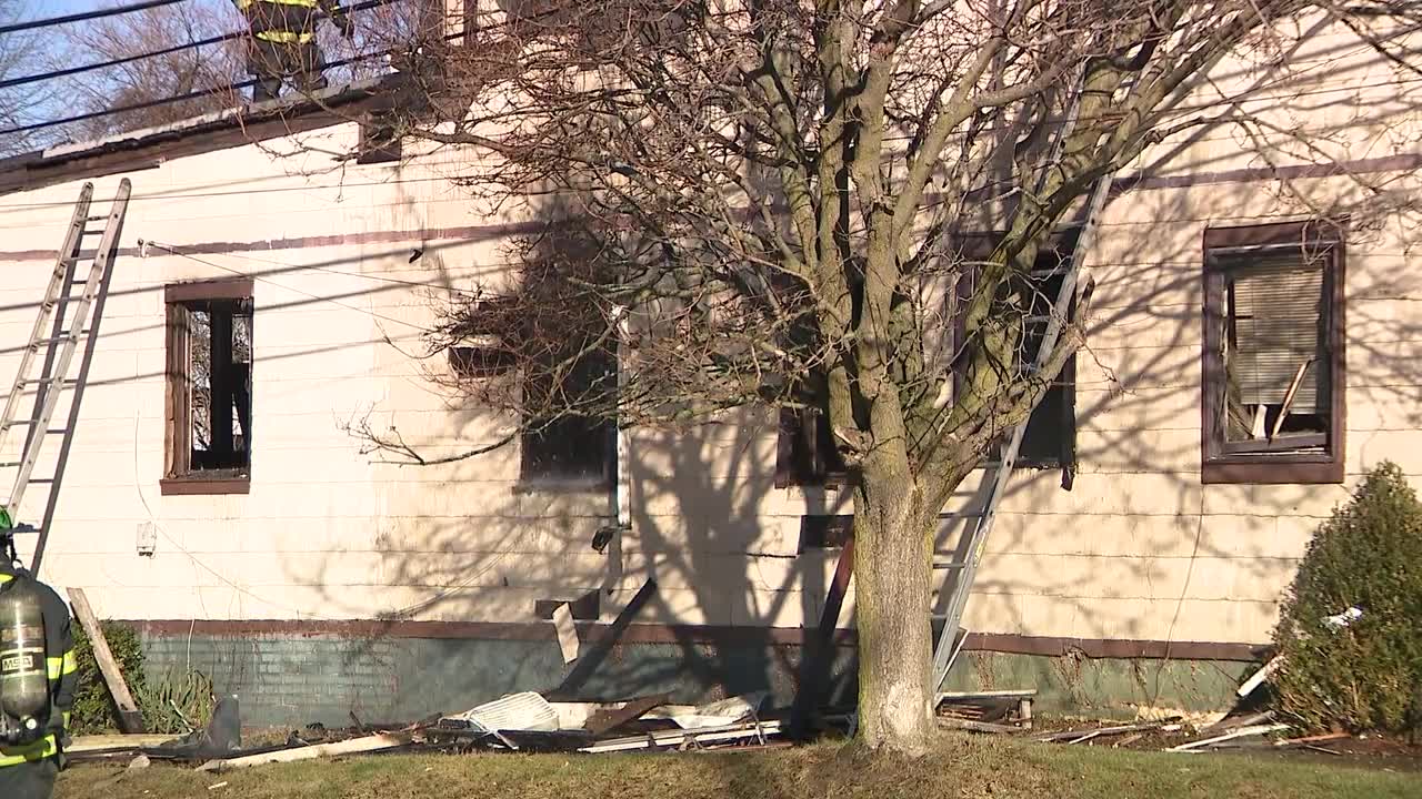 1 taken to hospital after Cleveland apartment fire – Fox 8 Cleveland WJW
